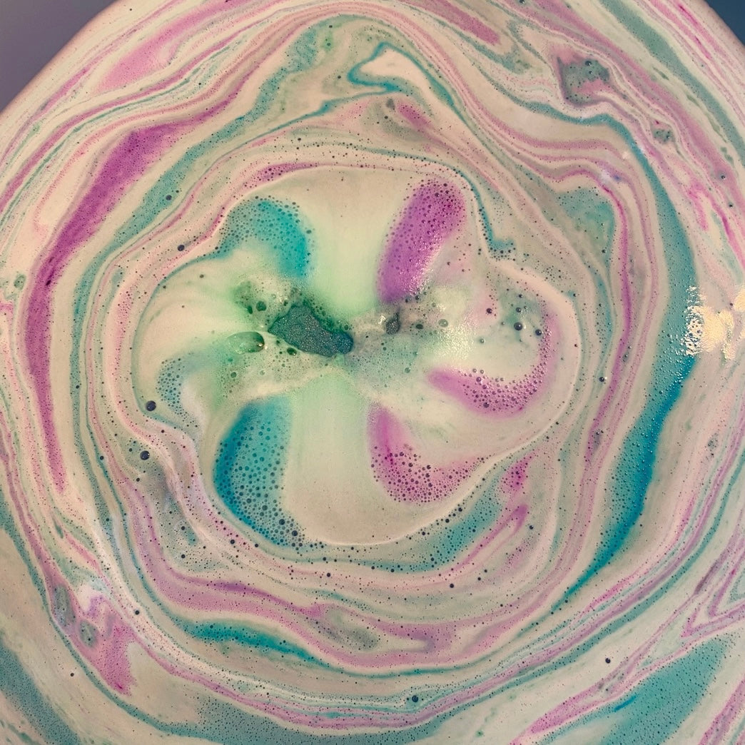 Colour changing bath bombs store